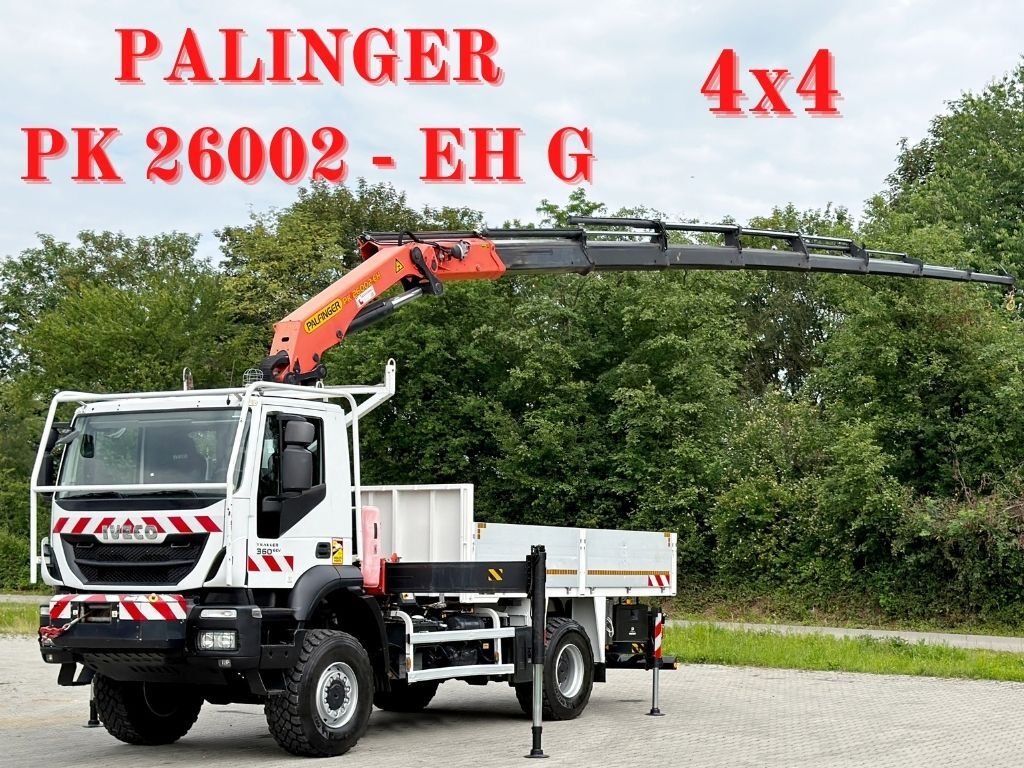IVECO TRAKKER 360 kamion s ravnom platformom