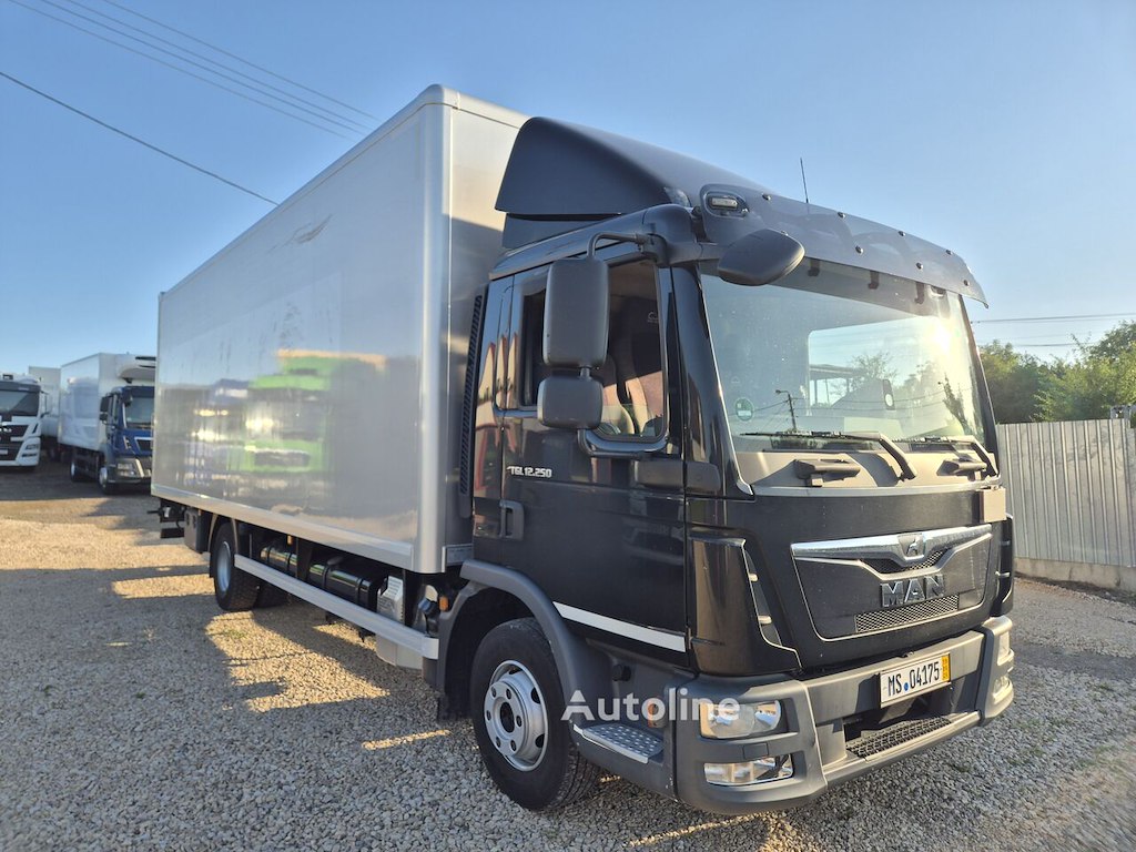 MAN TGL 12.250 from Germany AHK taillift 3 seats KLIMA top1 conditio kamion furgon