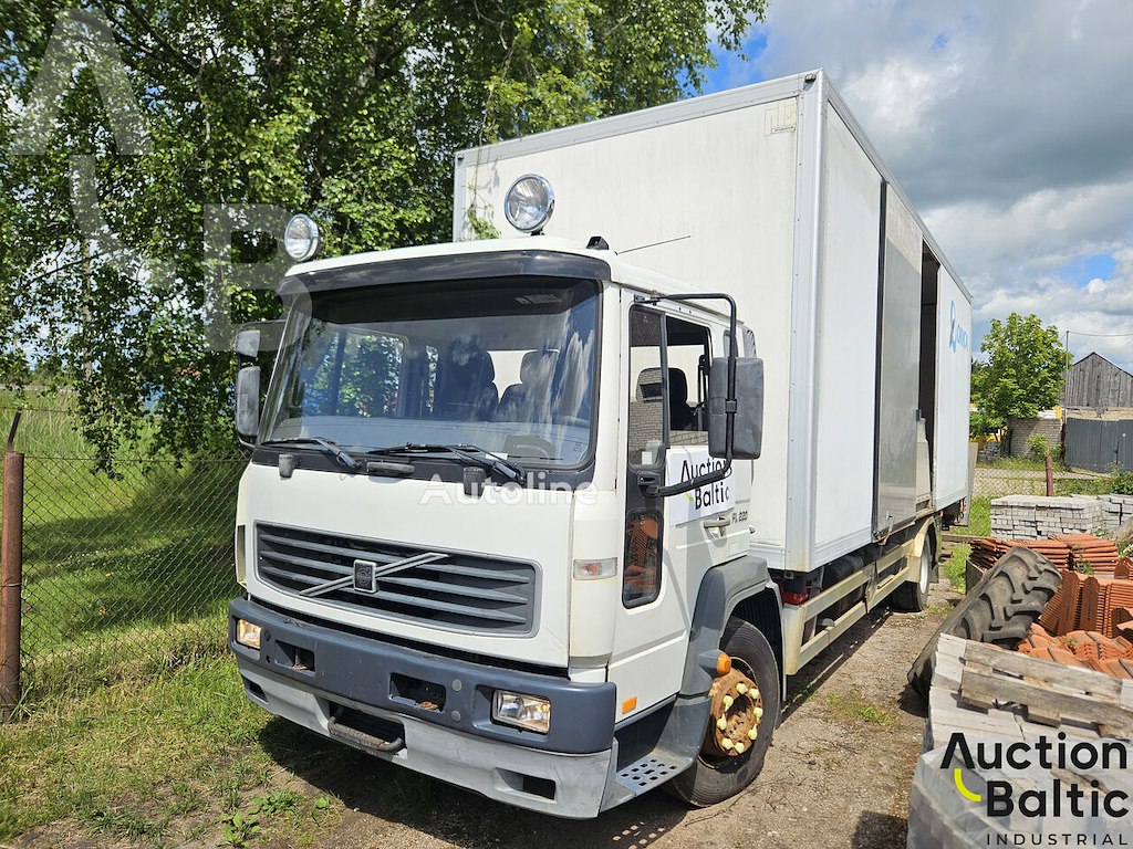 Prodaje se Volvo FL615 kamion furgon na aukciji