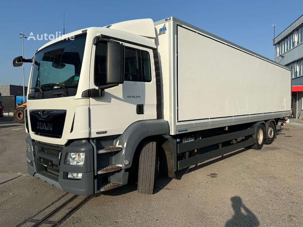 MAN TGS 26.230 6X2 EURO 6 + BOX 9,70 M + ZEPRO LIFT 2500 KG kamion furgon