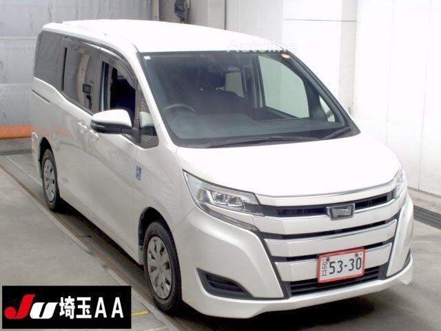 Toyota NOAH putnički minibus