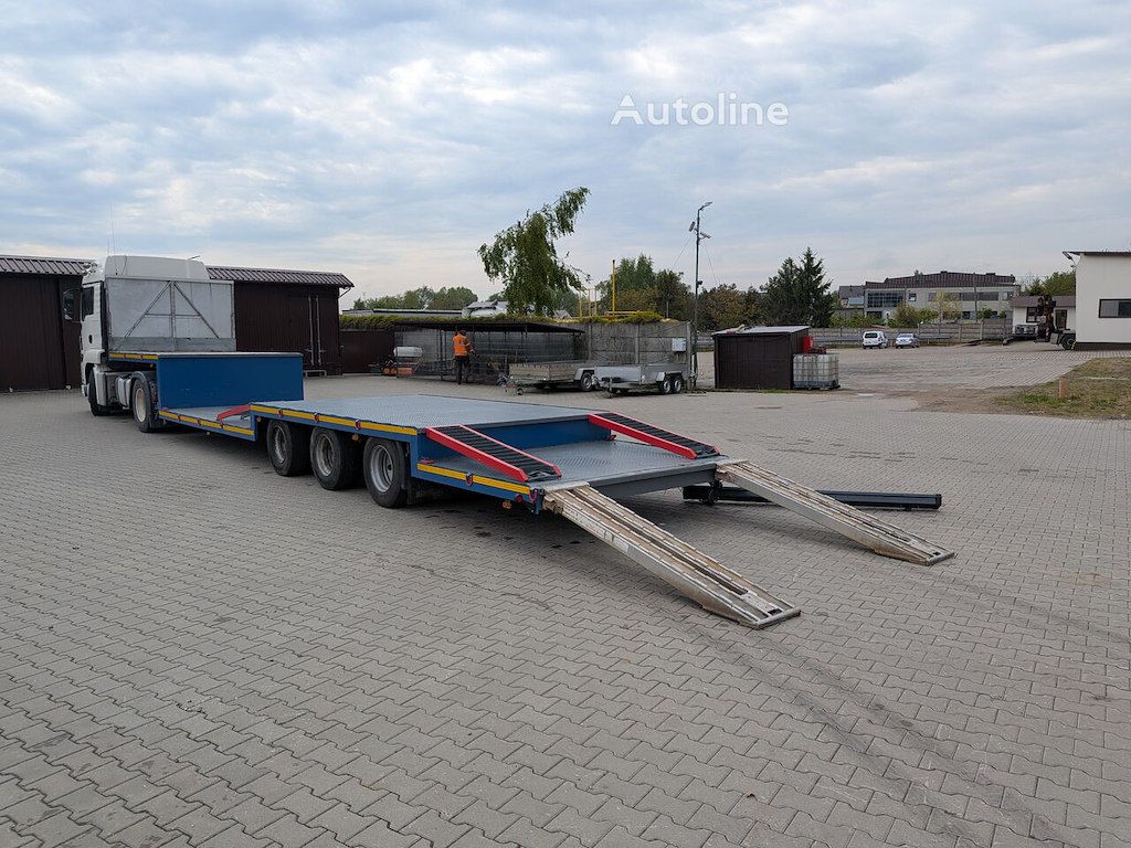 Broshuis poluprikolica sa niskom platformom