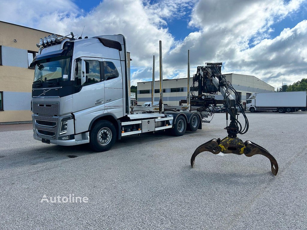 Volvo FH750 6X4 + RETARDER + HIAB CRANE kamion za prevoz drva