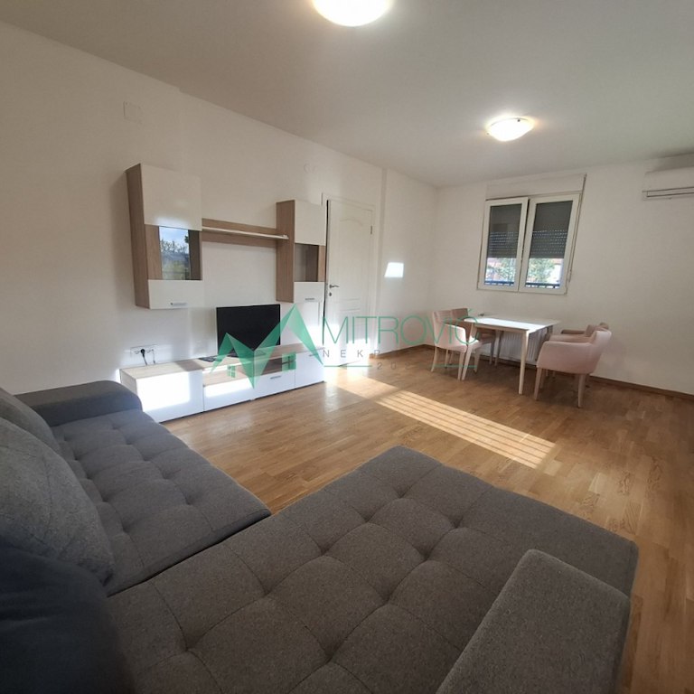 Novi Sad, Stara Detelinara – trosoban dupleks (šifra nekretnine: 1004169).