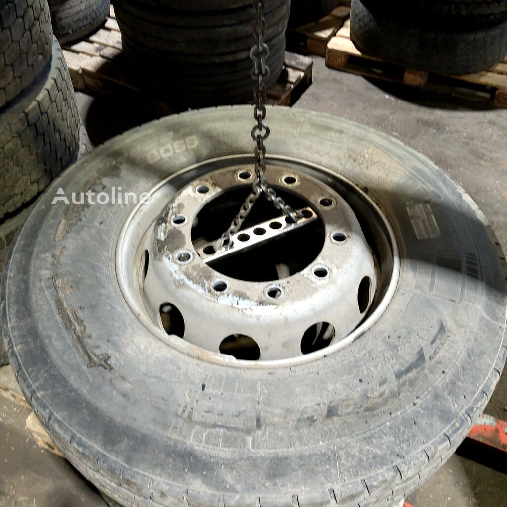 Pirelli 295/80R22.5 točak za Volvo B6, B7, B9, B10, B12 bus (1978-2011)