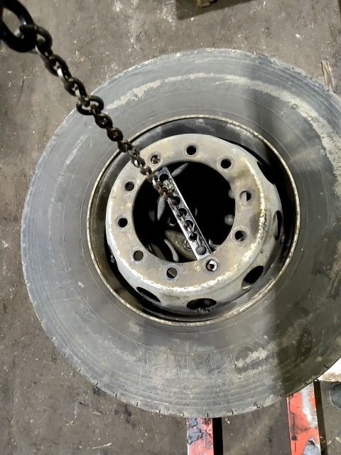 Yokohama 295/80 R22.5 točak za Volvo B6, B7, B9, B10, B12 bus (1978-2011)