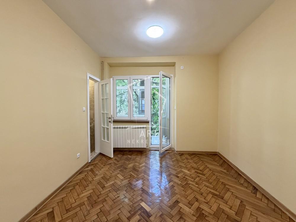 Cetinjska, Četvorosoban stan na prodaju, 65m2, 329.000€