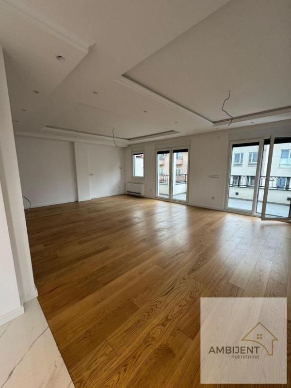 Petosoban stan na prodaju, 162m2, 486.000€