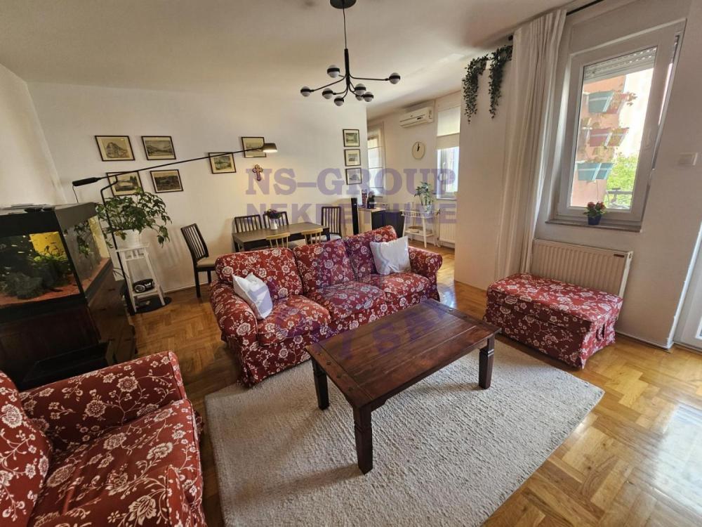 Trosoban stan na prodaju, 74m2, 185.400€