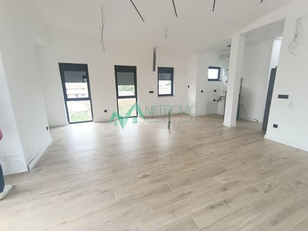 Petosoban stan na prodaju, 183m2, 489.250€