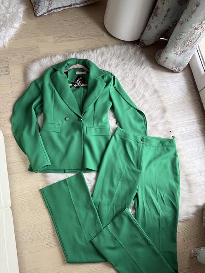 PRELEPO Odelo sako+pantalone NOVO SNIZENO