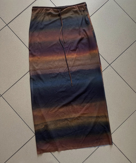 Zara nova suknja L