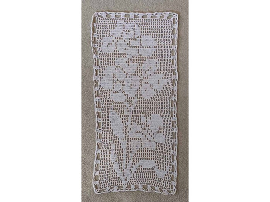 Heklani cvetni buket rucni rad 52x26 cm