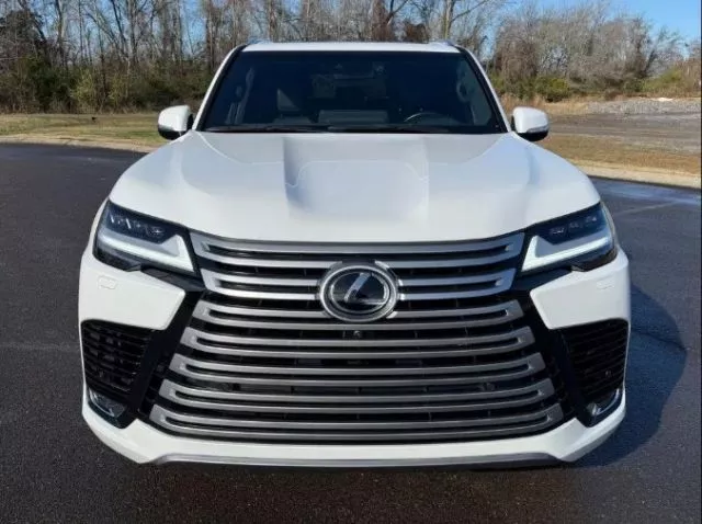 FOR SALE : LEXUS LX600 SIGNATURE 2023 GCC SPECS