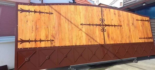 DRVO - METAL KAPIJE - MODEL 22