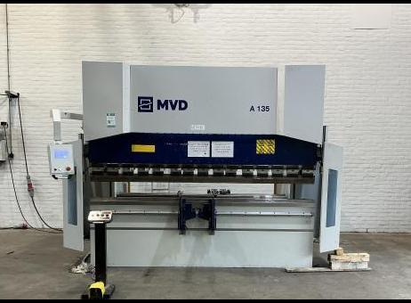 CNC abkant presa MVD A 135-3100