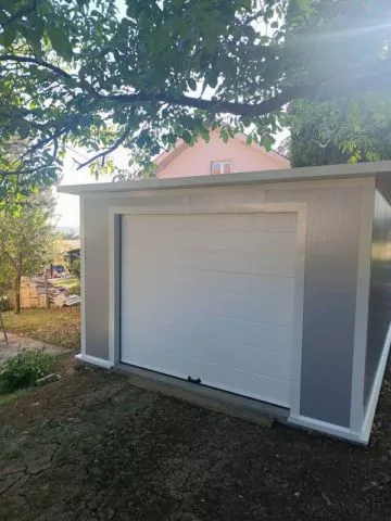SEGMENTNA GARAŽNA VRATA - MODEL 5