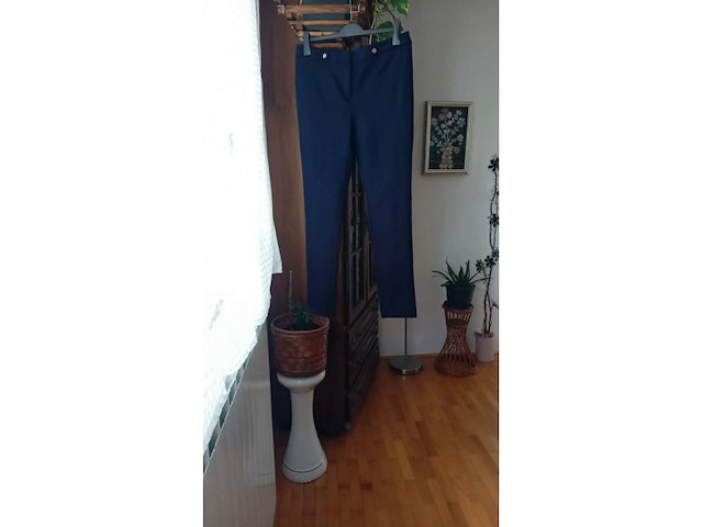helan pantalone teget boje..tegljive..kao nove