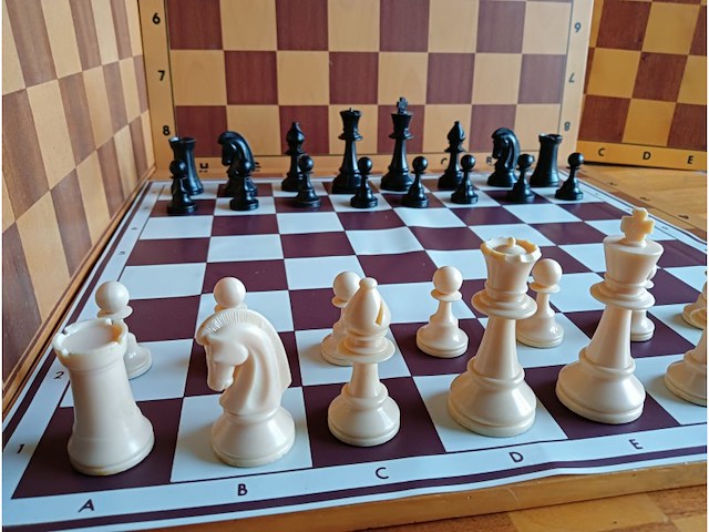 Sah komplet iz Nemacke (Figure i Tabla)