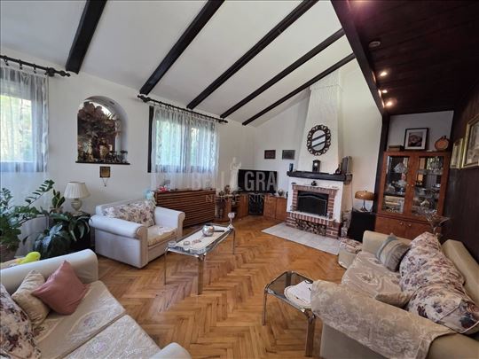 Fantastičan, porodični duplex na Miljakovcu