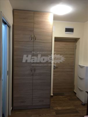 Garsonjera gleda na Beograd na vodi 27m2 CG II/IX