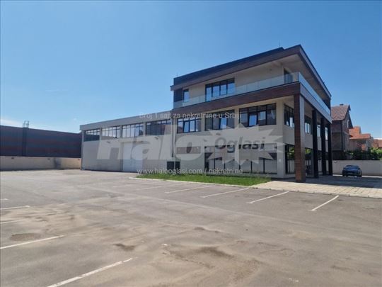 Kancelarije, hala, veliki parking prodajni salon