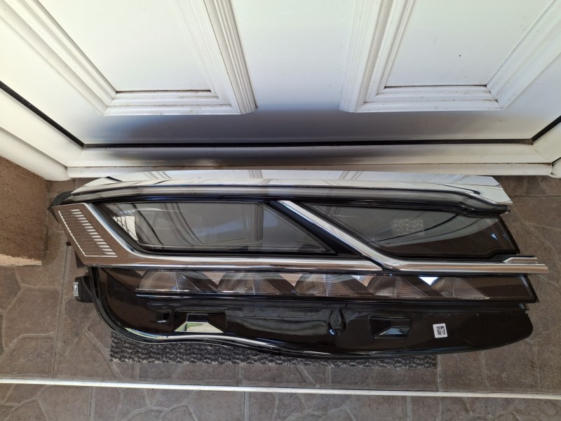 VW Touareg Led far