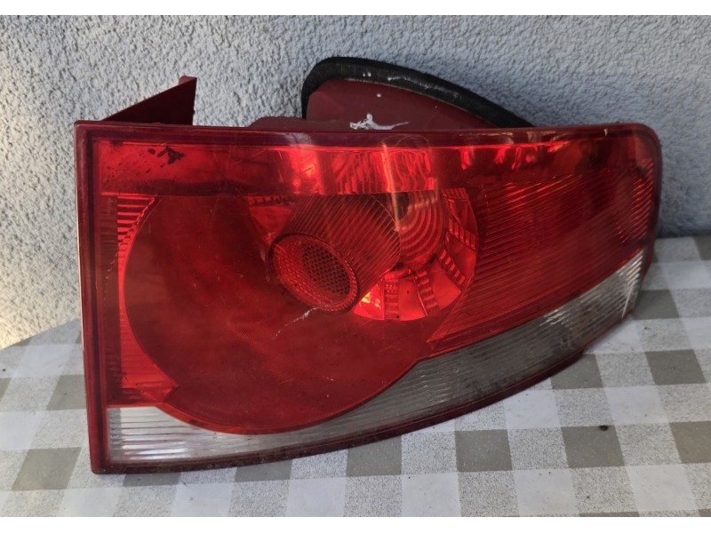DESNO STOP SVETLO SEAT ALTEA