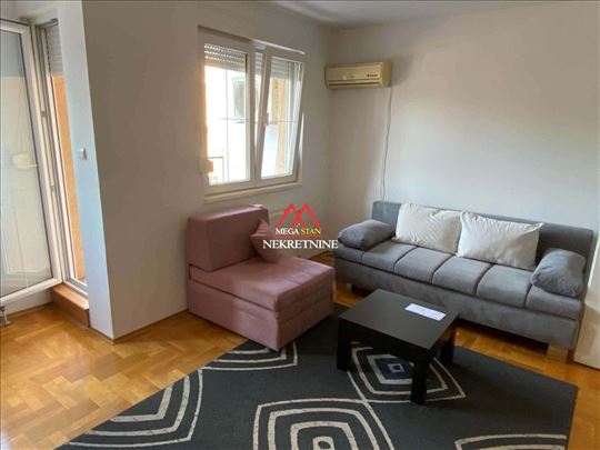 Garsonjera - 29m2 - Centar