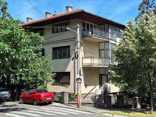 SENJAK, Vase Pelagića, vertikala kuće,