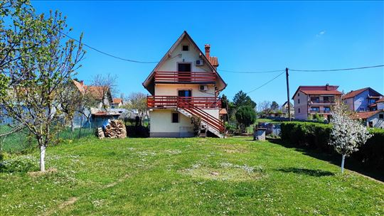 Baćevac, kuća 160m2, III nivoa, 9,3 Ari