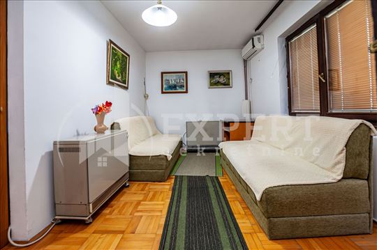 Odlična kuća 270m2, kod Železničke stanice, Niš