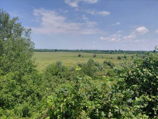 Susek plac gradjevinsko zemljište 1380m2 Hitno