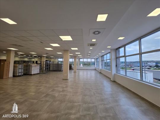 Poslovni prostor, prvi sprat, lift, pored Maksija