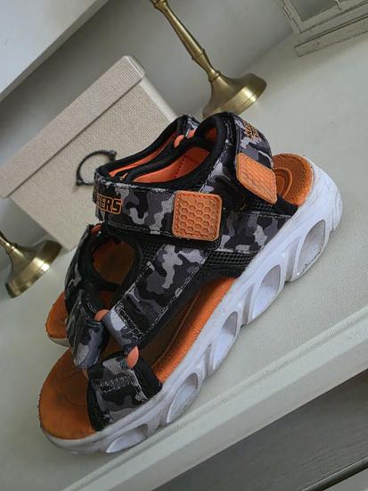 Skechers sandale 30 svetle