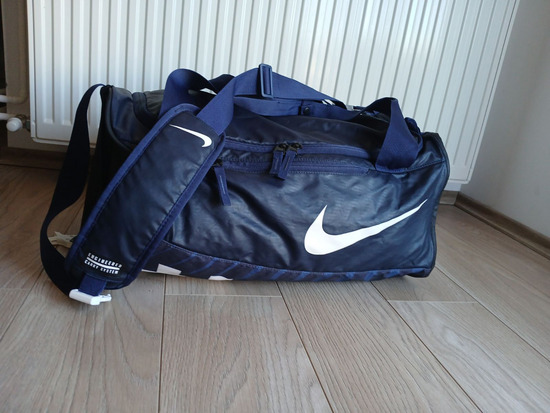 Sportska torba NIKE - kao Nova