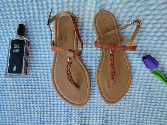 NOVE New Look kamel sandale / japanke 39