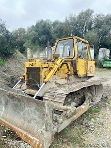Buldožer
Massey Ferguson D 400 LC