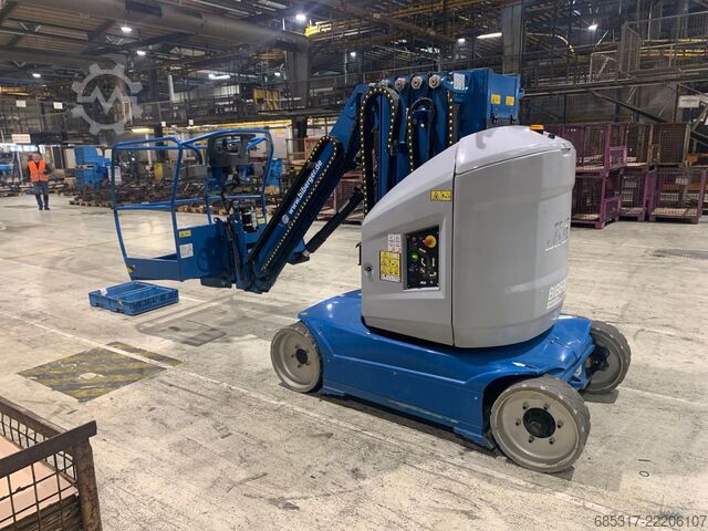 Vertikalni stubni podizač
JLG Toucan 12E+