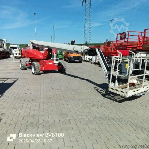Artikulisan teleskopski bum lift
JLG M600JP