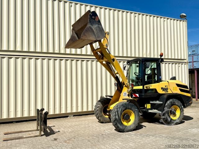 Utovarivač na točkovima
YANMAR V100 / 2019 BJ / Schaufel + Gabel