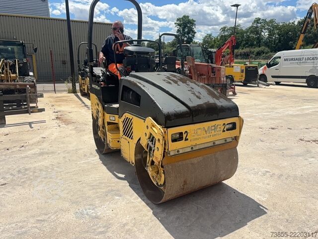 Tandem valjak
Bomag BW 100 AD-4
