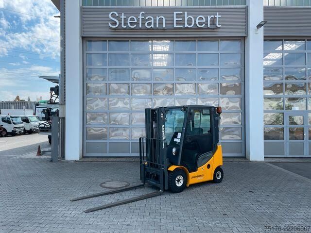 Viljuškar
Jungheinrich DFG 316s / Triplex: 4.4m / 2.008h / Klima / SS