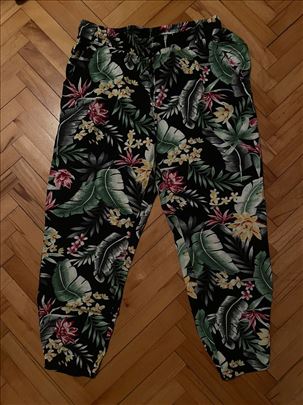 Ženske letnje pantalone M/L vel.