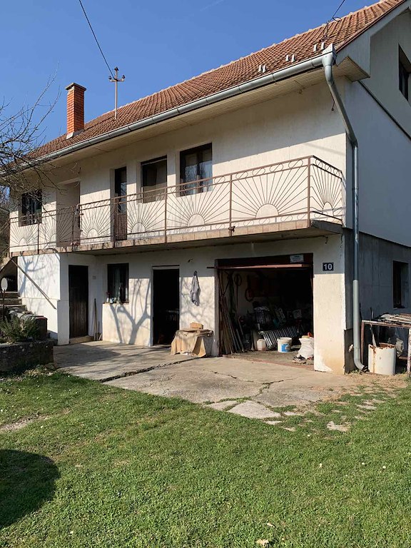 Prodajem kucu u Stepojevcu