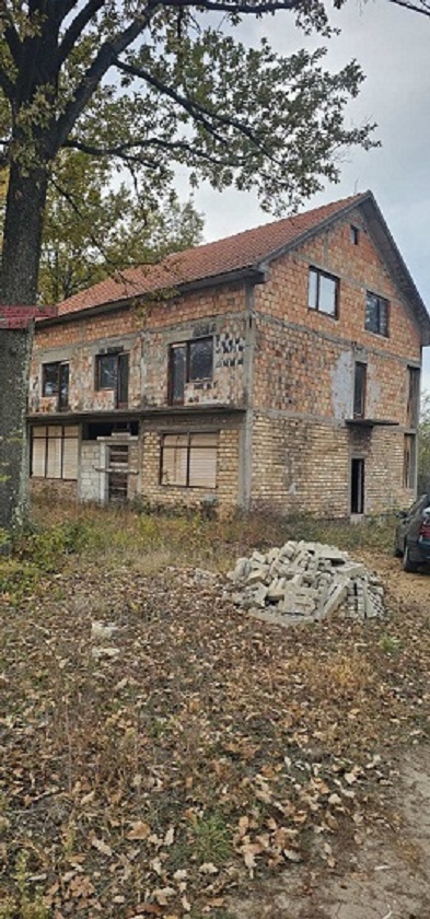 Prodajem stambeno poslovni objekat u Vranicu