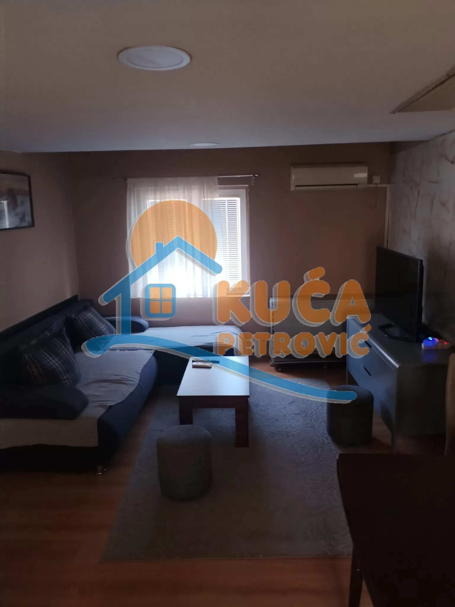 Jednosoban stan, 30 m2, Dom zdravlja, Vojvode Tankosića ID: i-016734