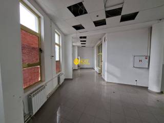 Poslovni prostor za Izdavanje