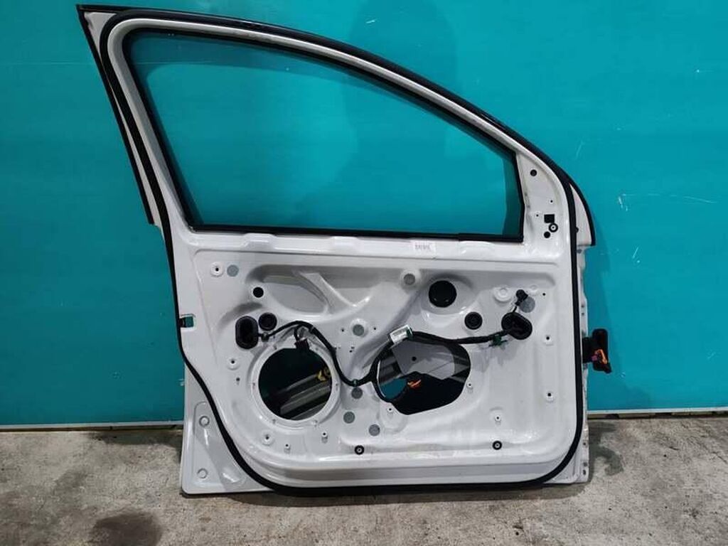 PREDNJA LEVA VRATA ZA VOLKSWAGEN GOLF 5 OD 2003. DO 2008. GOD. |