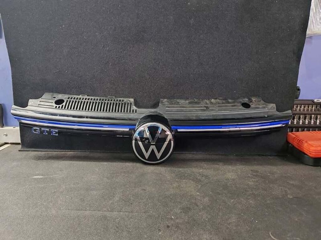 MASKA ZA VOLKSWAGEN GOLF 8 OD 2019. DO 2026. GOD. | Originalna